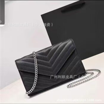 Прямые поставки из Гуанчжоу для внешней торговли: сумка-конверт с V-образным узором Yangshulin, клатч для икры, женская маленькая квадратная сумка с цепочкой на одно плечо.