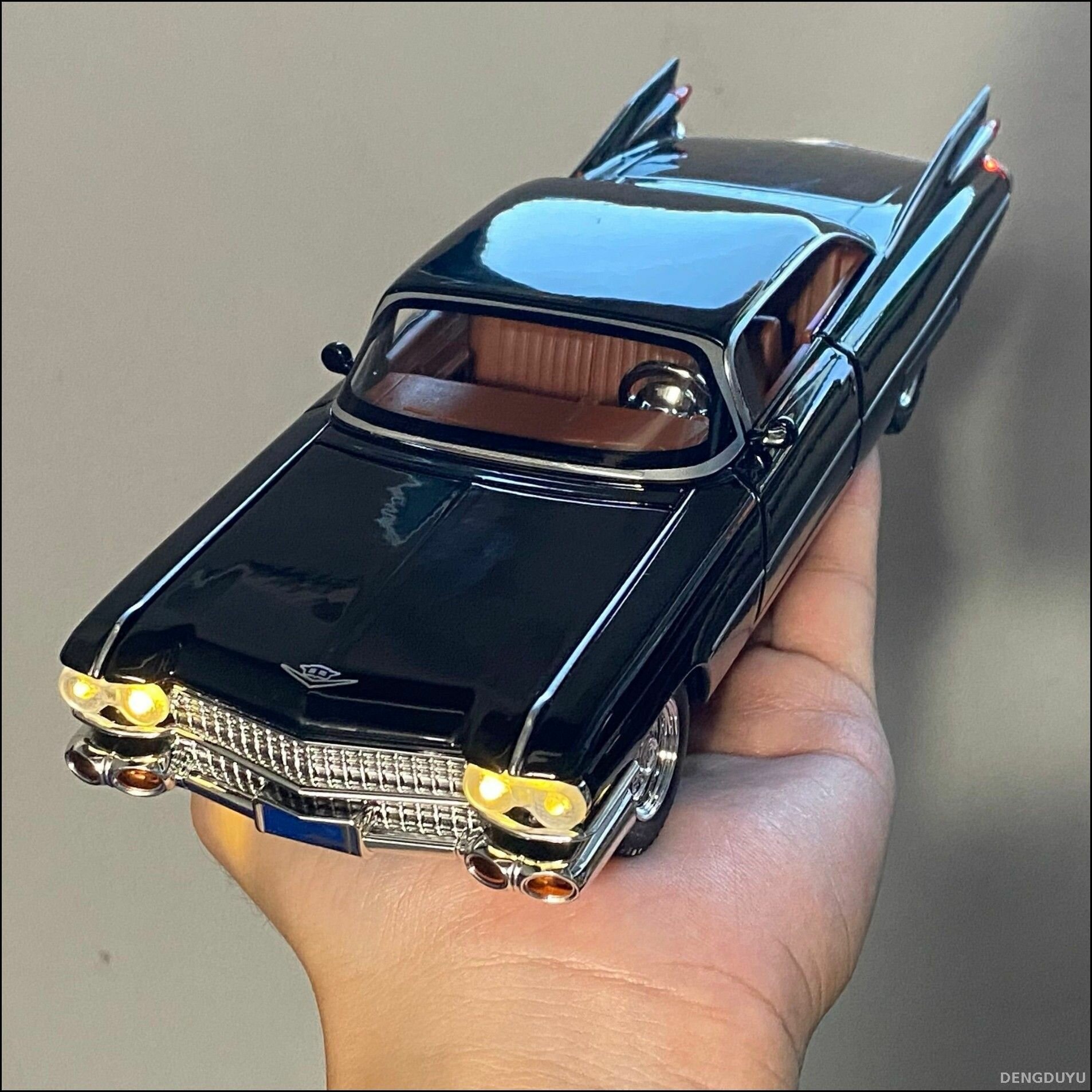 Машинка металлическая инерционная Масштаб 1:24 Eldorado Biarritz 1959 Series 62 Детская игрушка модель С звуком и светом