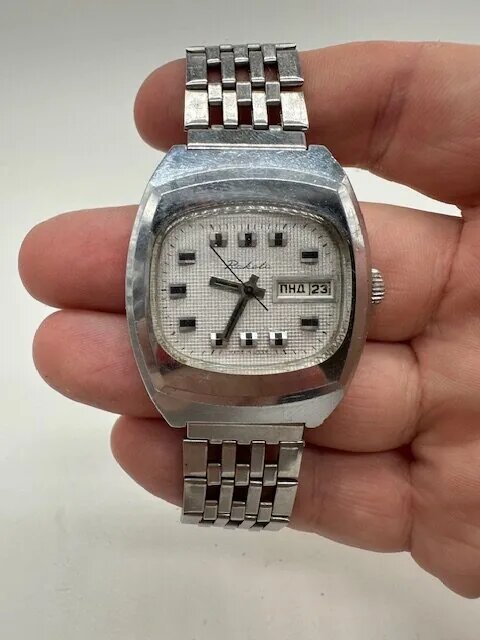 Часы Наручные Ракета Телевизор механика ссср шикарные 1970 годы