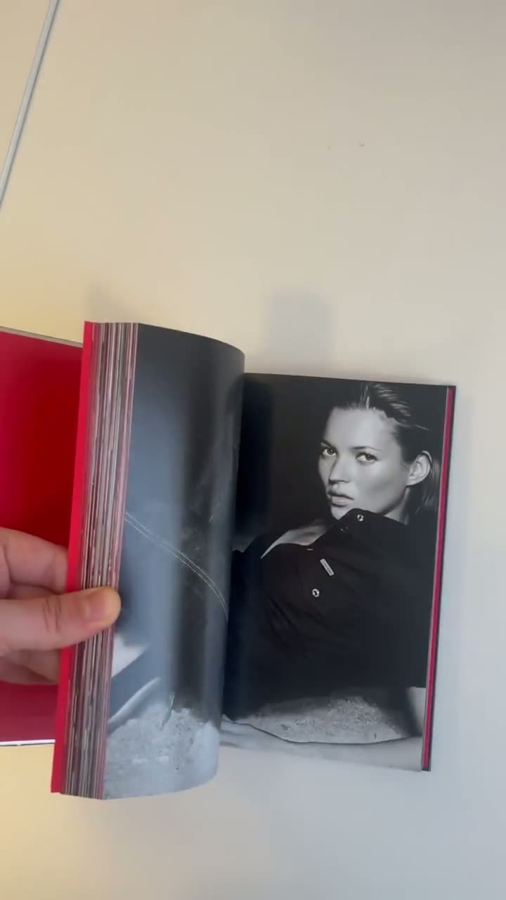 Книга Taschen "Kate Moss", 192 страницы, 2024 год, твердый переплет, 440 г — фото 1