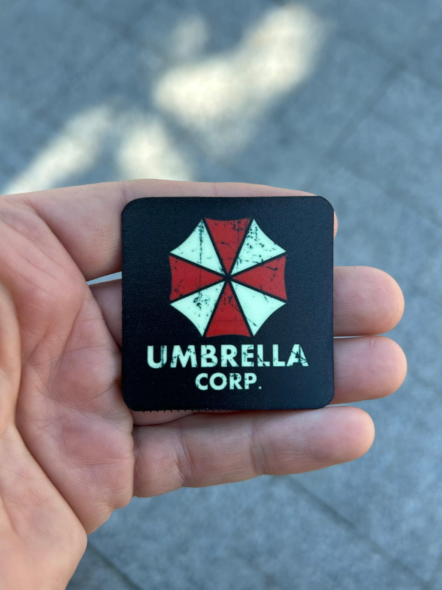Патч на липучке велкро - Umbrella , шеврон на липучке светящийся 5*5 см