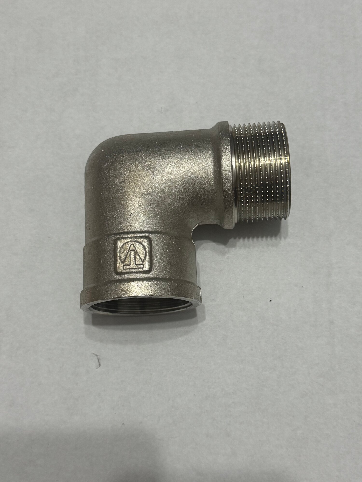 Угольник Valtec 1 1/2" внутренняя-наружная, никелированная латунь, VTr.092. N.0008