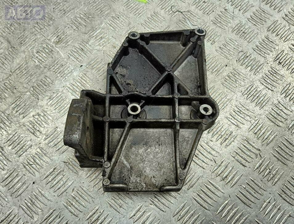 Кронштейн компрессора кондиционера Volkswagen Passat B5