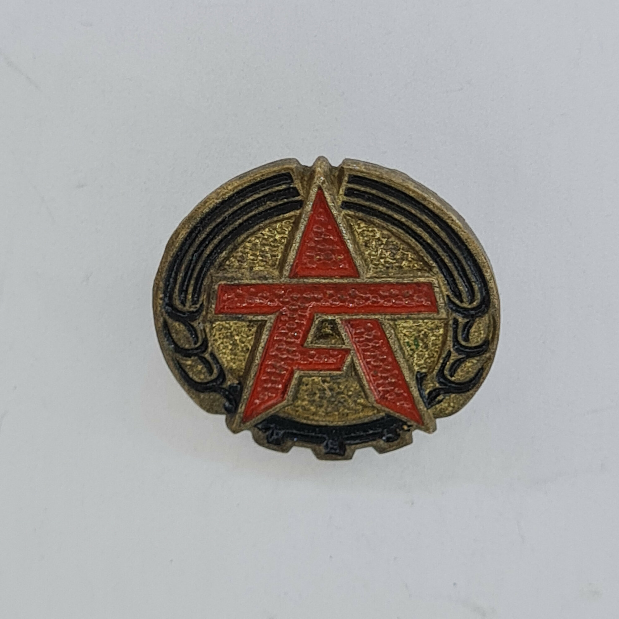 Значок СССР. Авиация, красная монограмма Аэрофлота и колос. Винтажный значек.