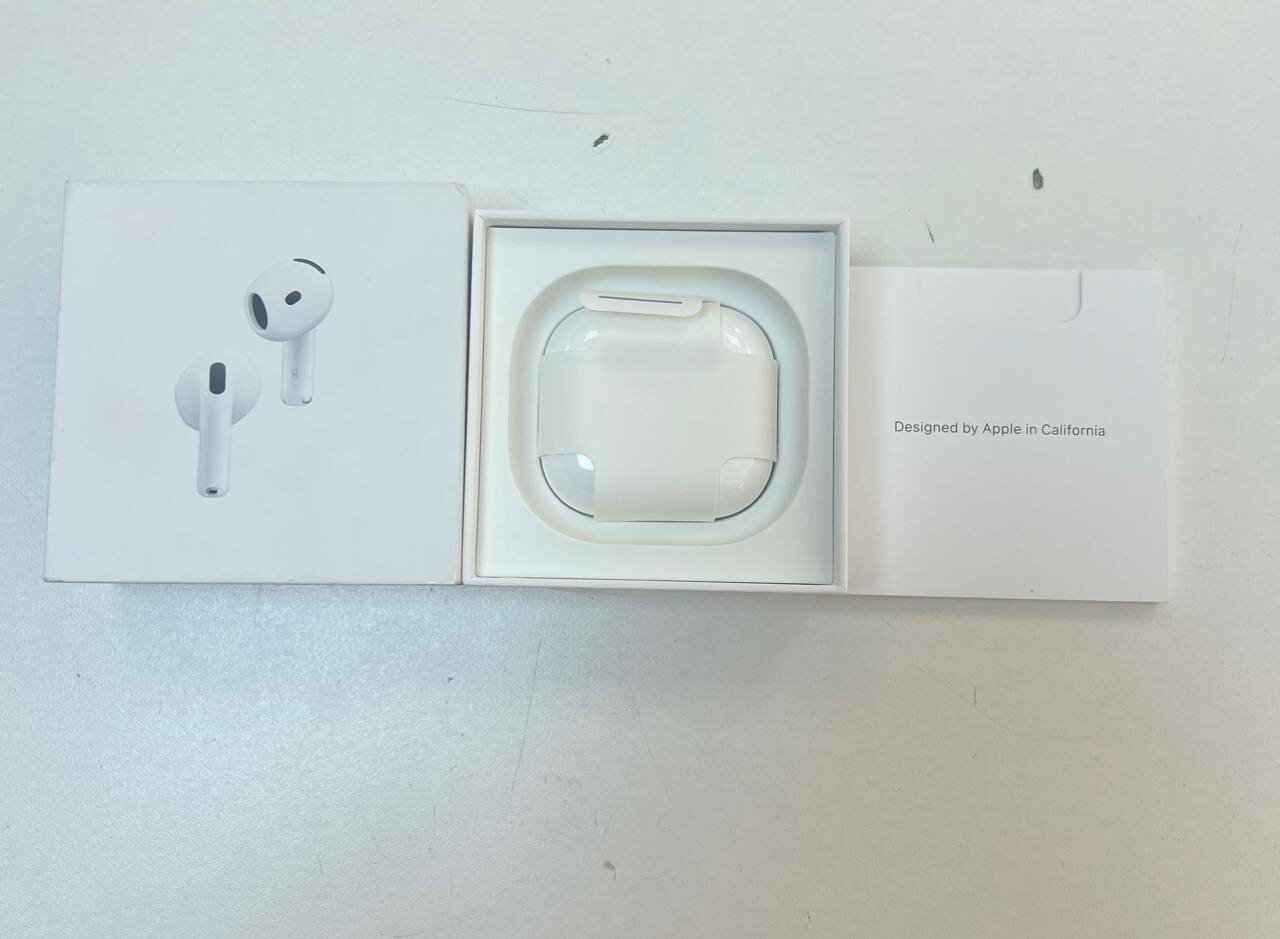 Apple AirPods 4 ANC