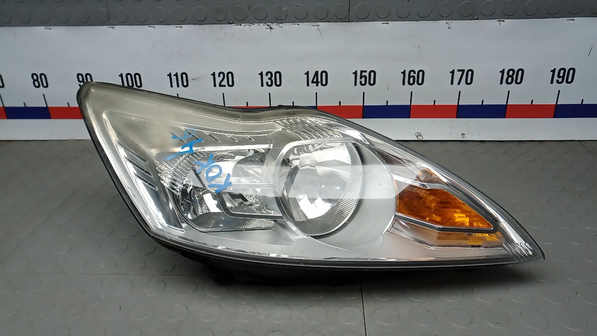 Фара правая FORD FOCUS 2
