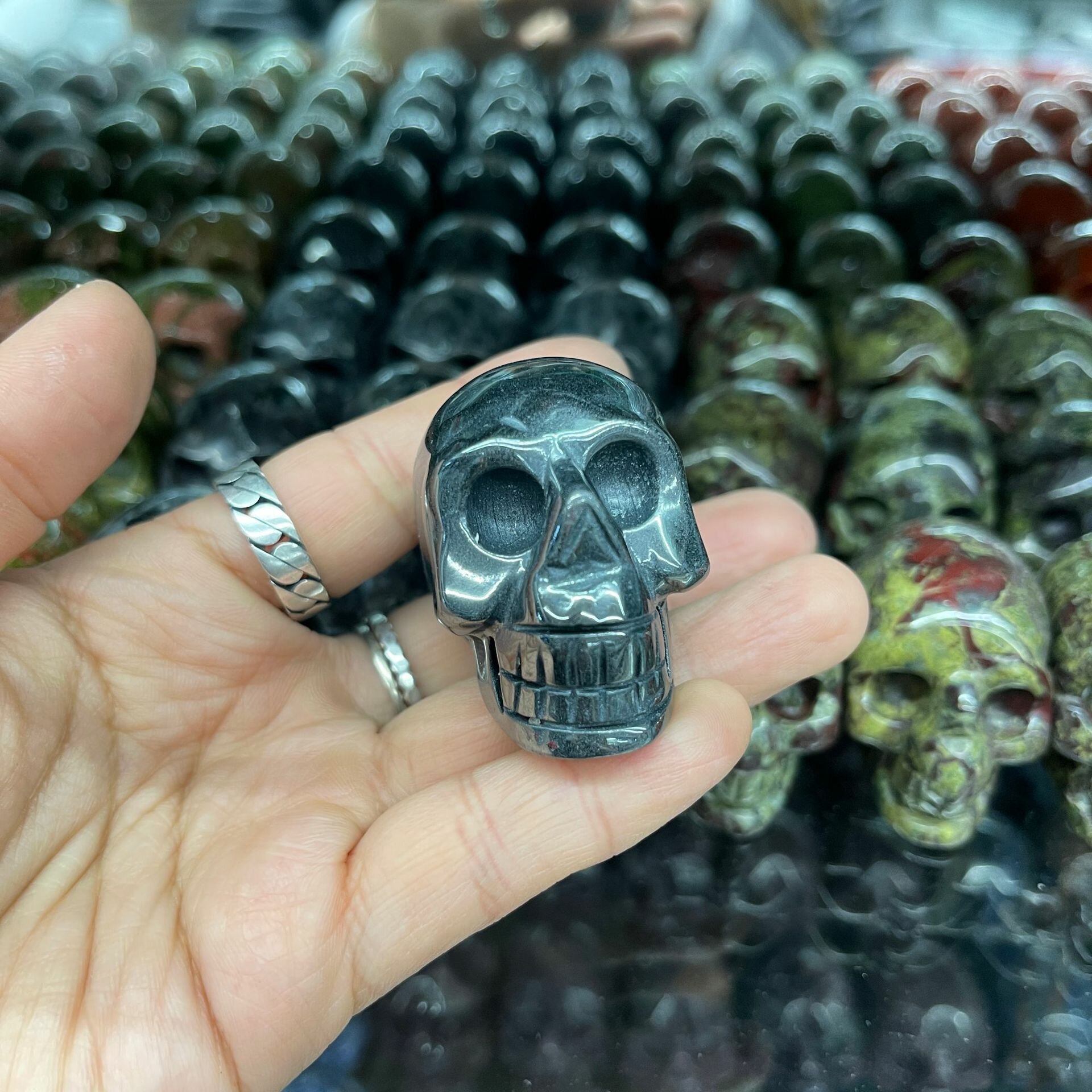 2inch Нефритовый Резной Череп Натуральный Необработанный Камень Полированный Призрачный Голова Хэллоуинское Украшение Кристальный Череп Орнамент