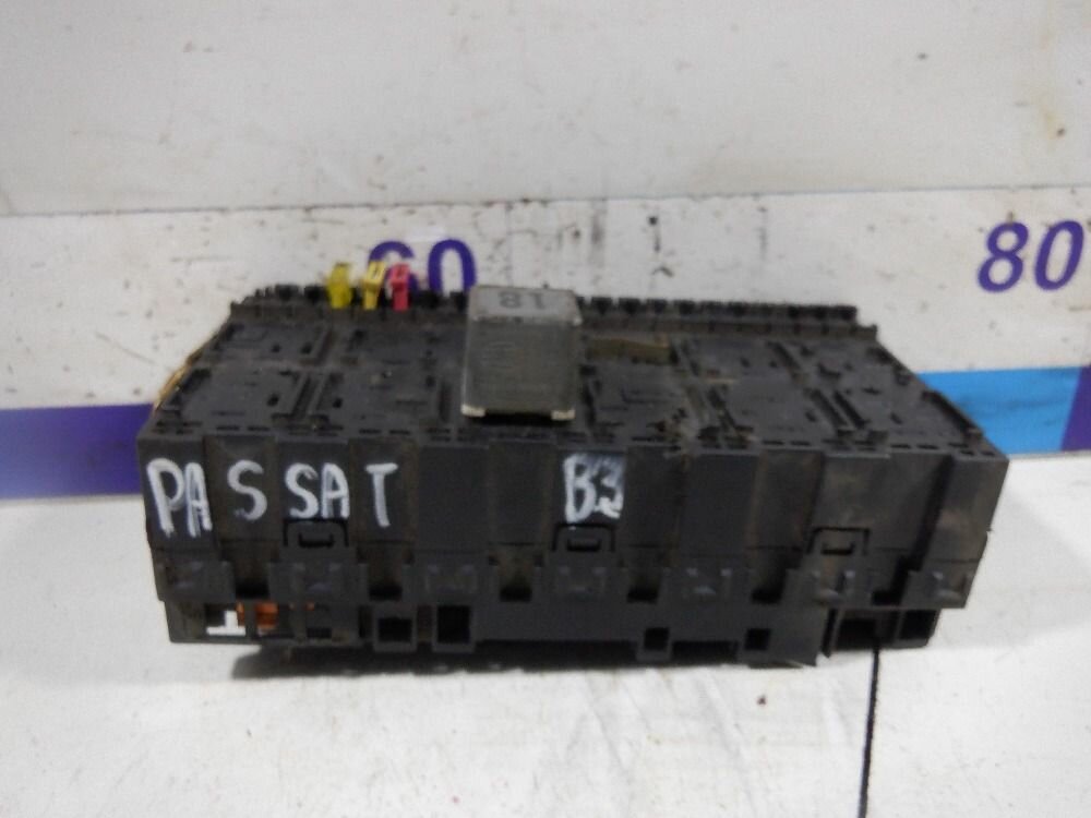 Блок предохранителей VW Passat B3 357937039