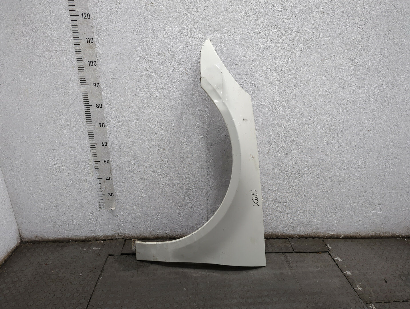 Крыло левое переднее Mercedes R W251 Б/У