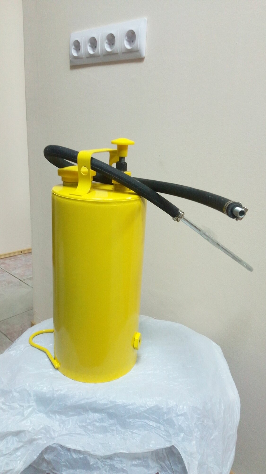 Нагнетатель масла 54.49.23.000-01 (6 л) (А)