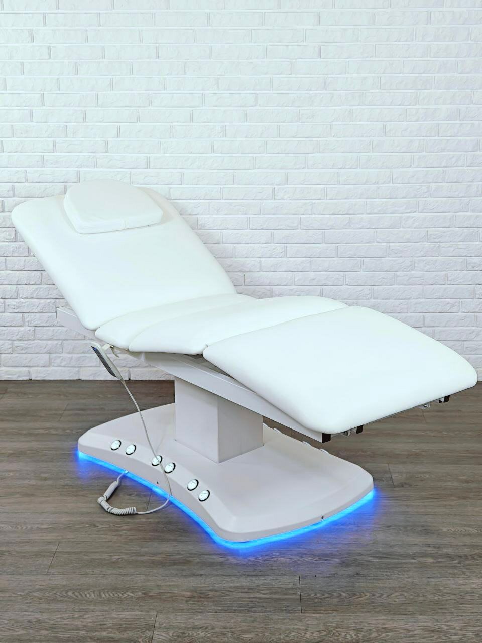 Массажный стол Oliver, 3 мотора, с подогревом