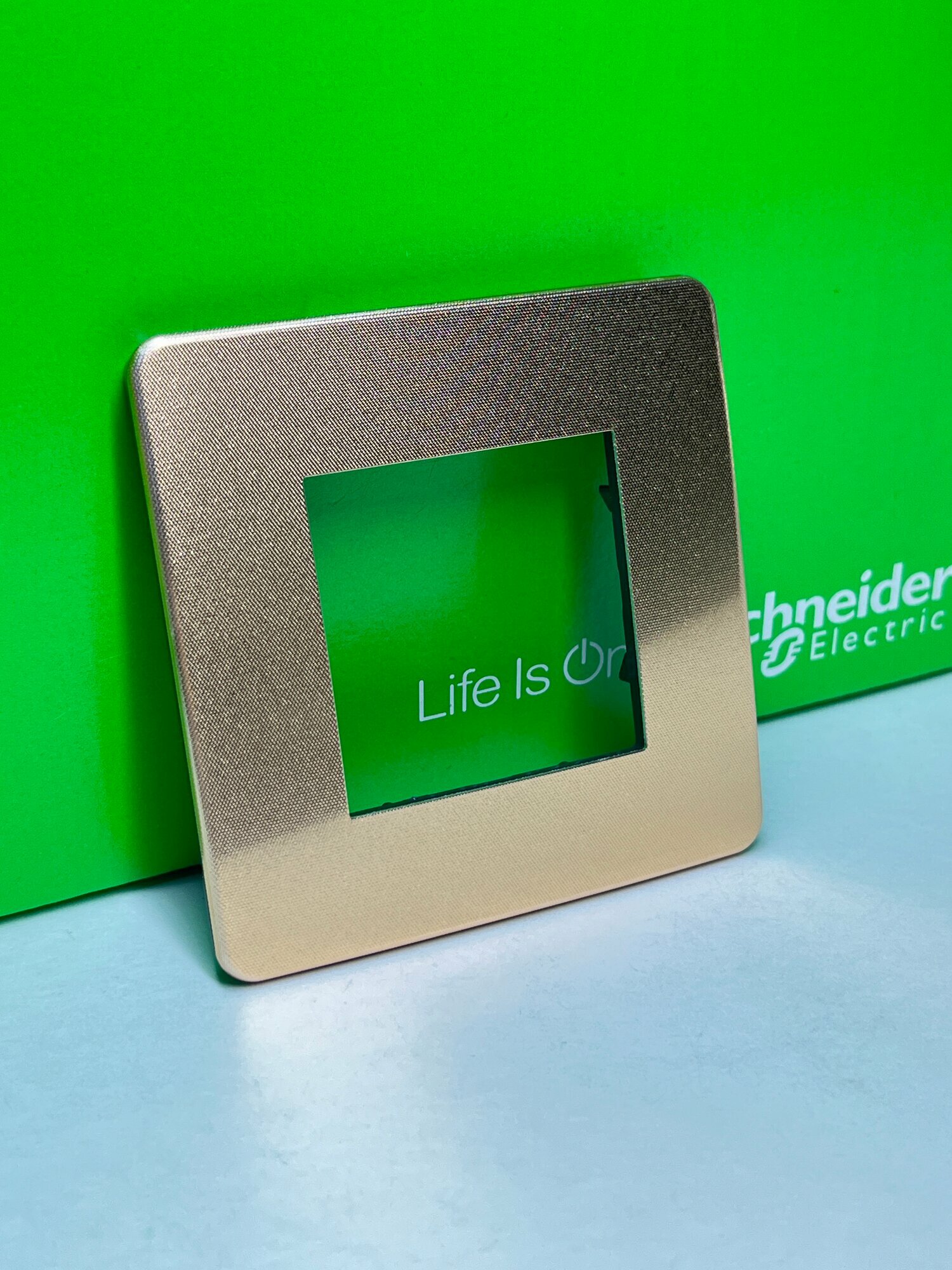 Рамка 1 постовая Unica Studio медь/антрацит встроенный монтаж (Schneider Electric), арт. NU280258