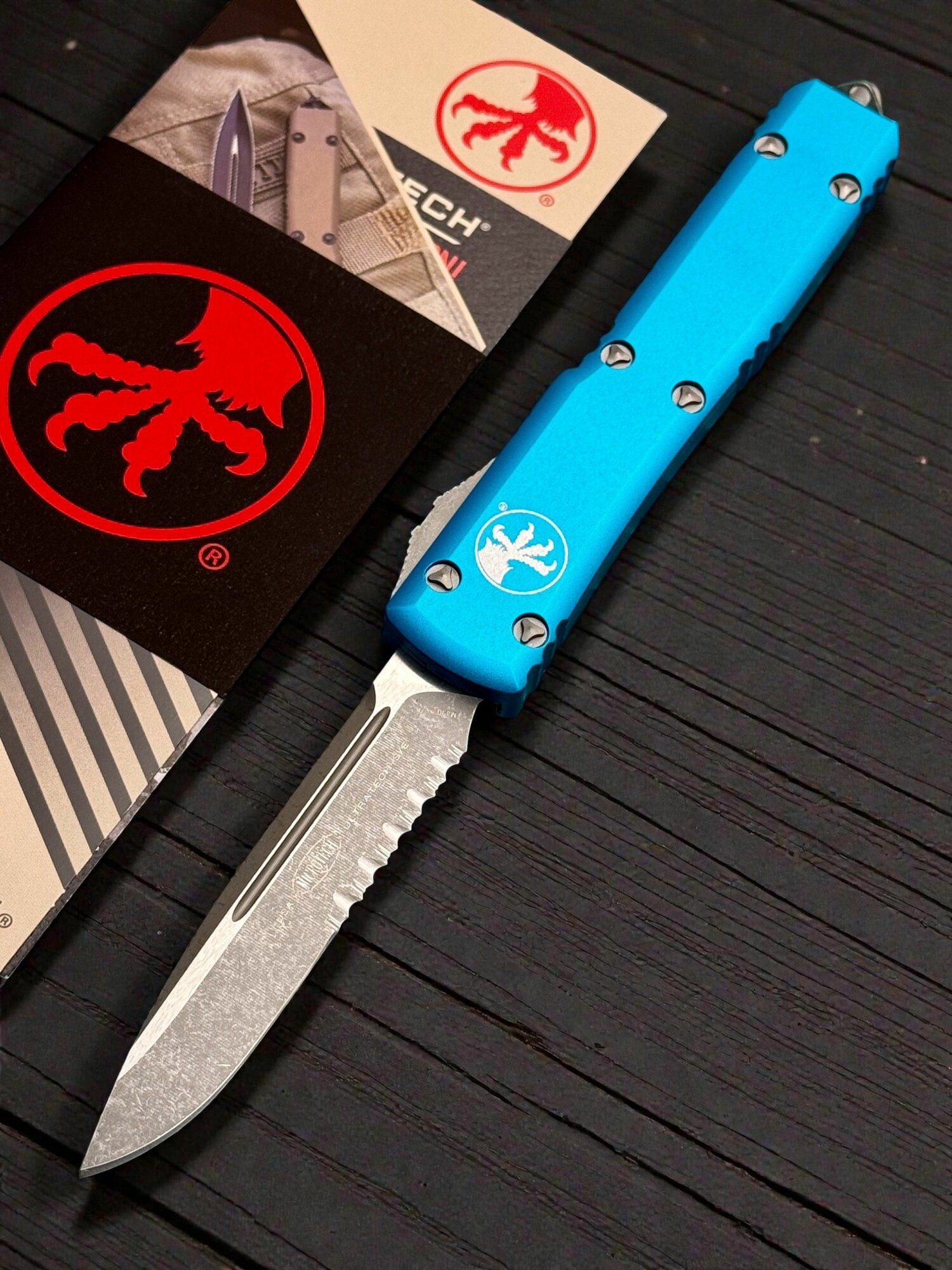Нож складной MicroTech MCT12111APTQ Ultratech, Apocalyptic Part Serrated Blade, Turquoise Handle