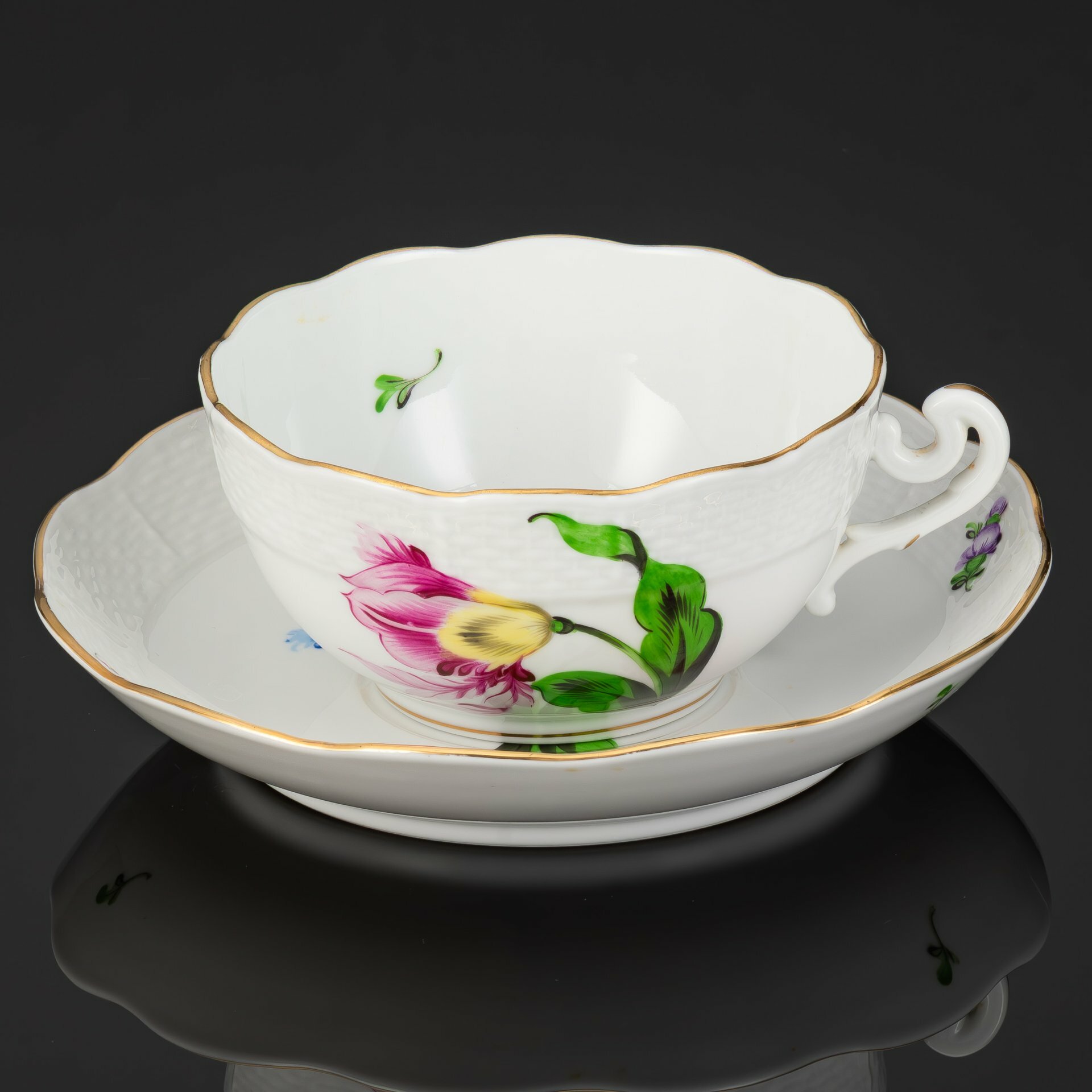Чайная пара, выполненная в дизайне Kitty (KY) с изображением тюльпана, фарфор