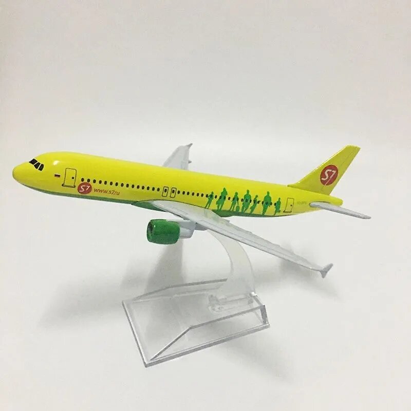 Сборная модель самолета S7 Airlines желтого цвета 1:400 из металлического сплава для детей от 14 лет, масштаб 1/400 — фото 1