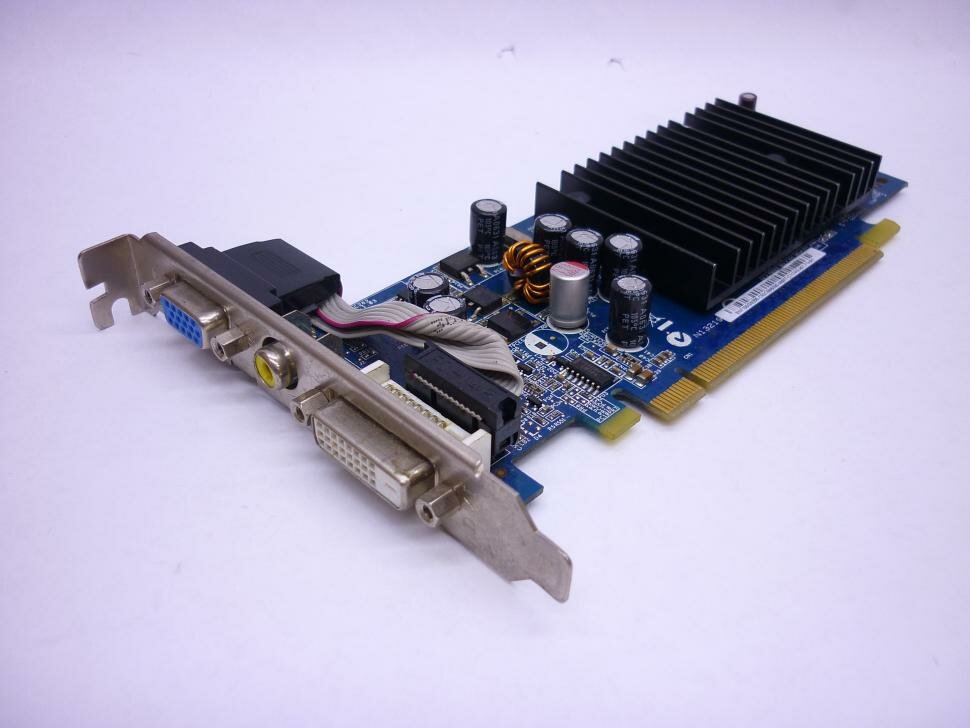 Видеокарта Asus GeForce 7100GS 64Mb