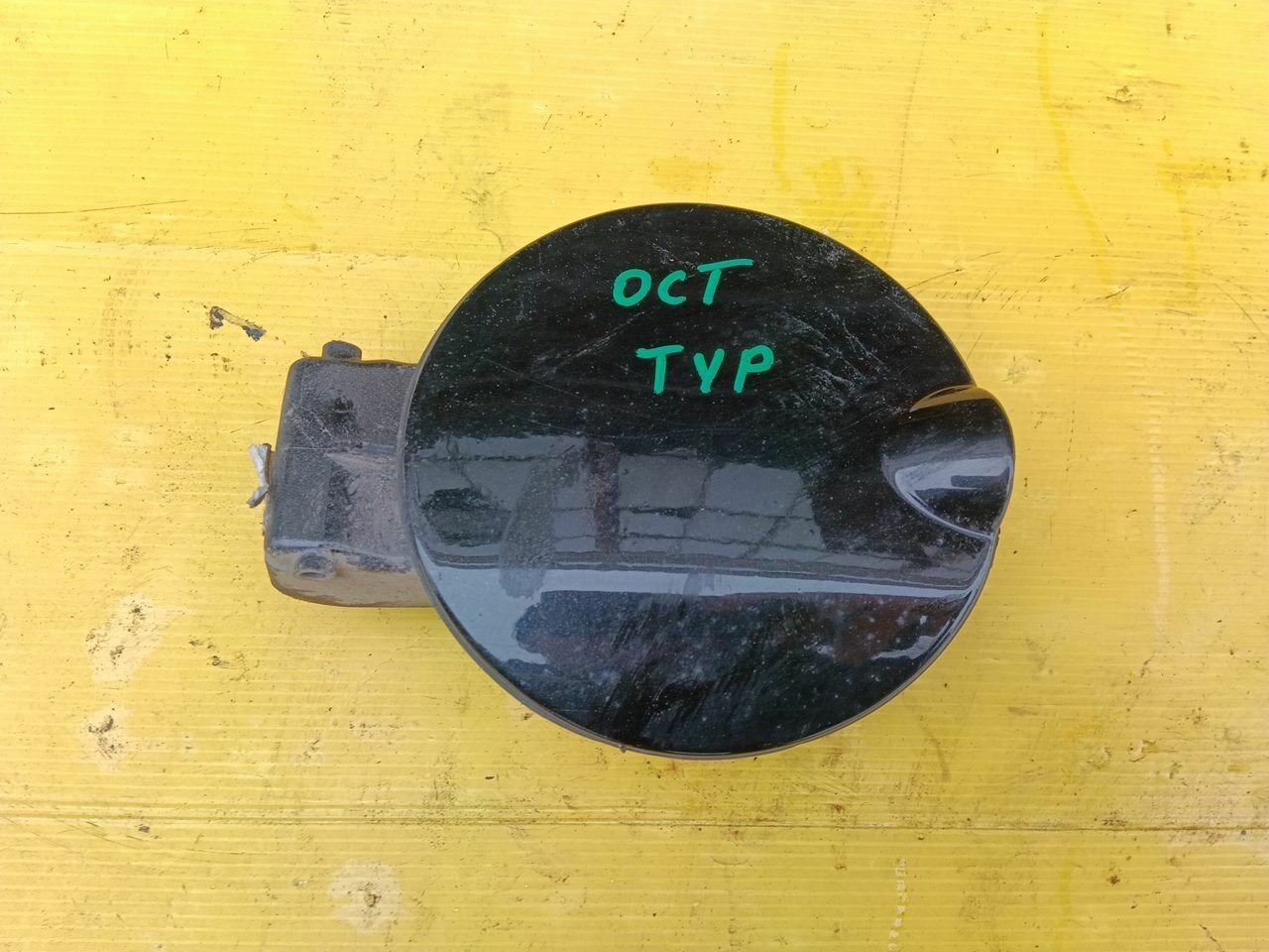Skoda Octavia Tour Лючок бензобака