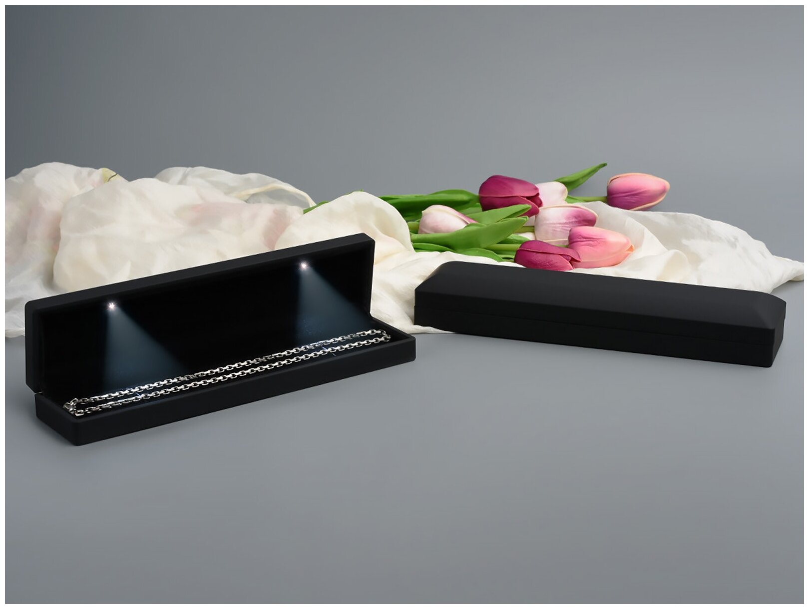 Футляр с подсветкой/подарочная коробка с подсветкой для цепочки/пенал черный