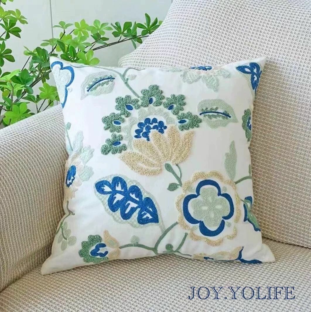 Подушка Joy.Yolife декоративная 45х45 см с вышивкой Восточные цветы, с наволочкой, для дивана, кресла, садовой мебели