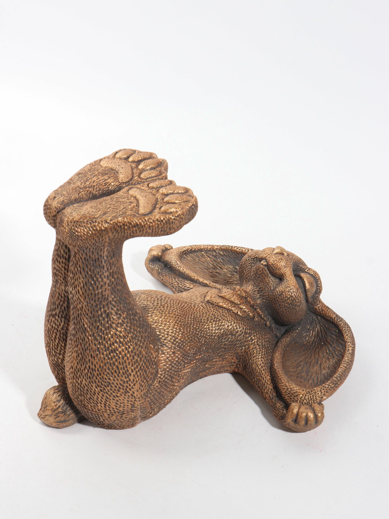 Фигурка декоративная "Заяц Модест" 27x27.5x20.5 см, бронза, тематика праздника: универсальная тематика