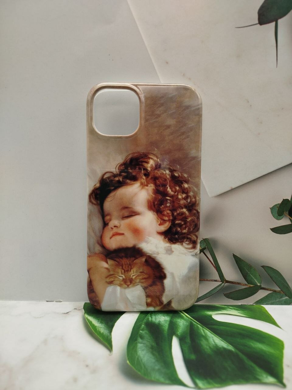 Пластиковый чехол на iPhone 14 Plus защитный