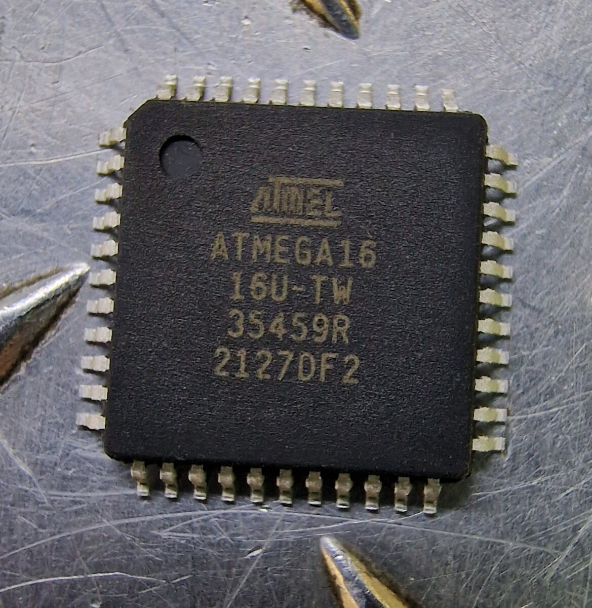 Микросхема ATmega16-16AU