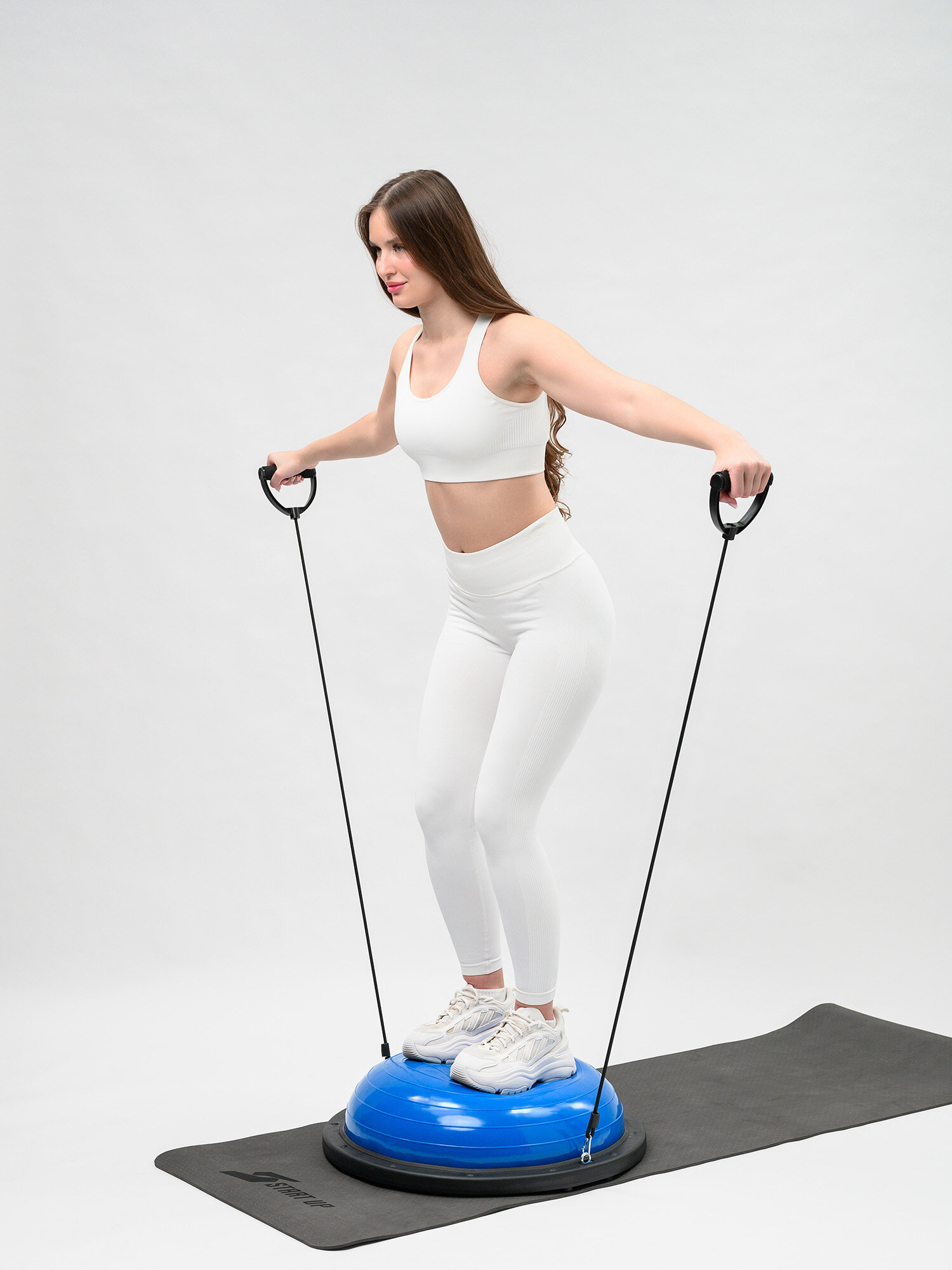 Полусфера гимнастическая с эспандерами TL02 blue 58 см, максимальная нагрузка 400 кг