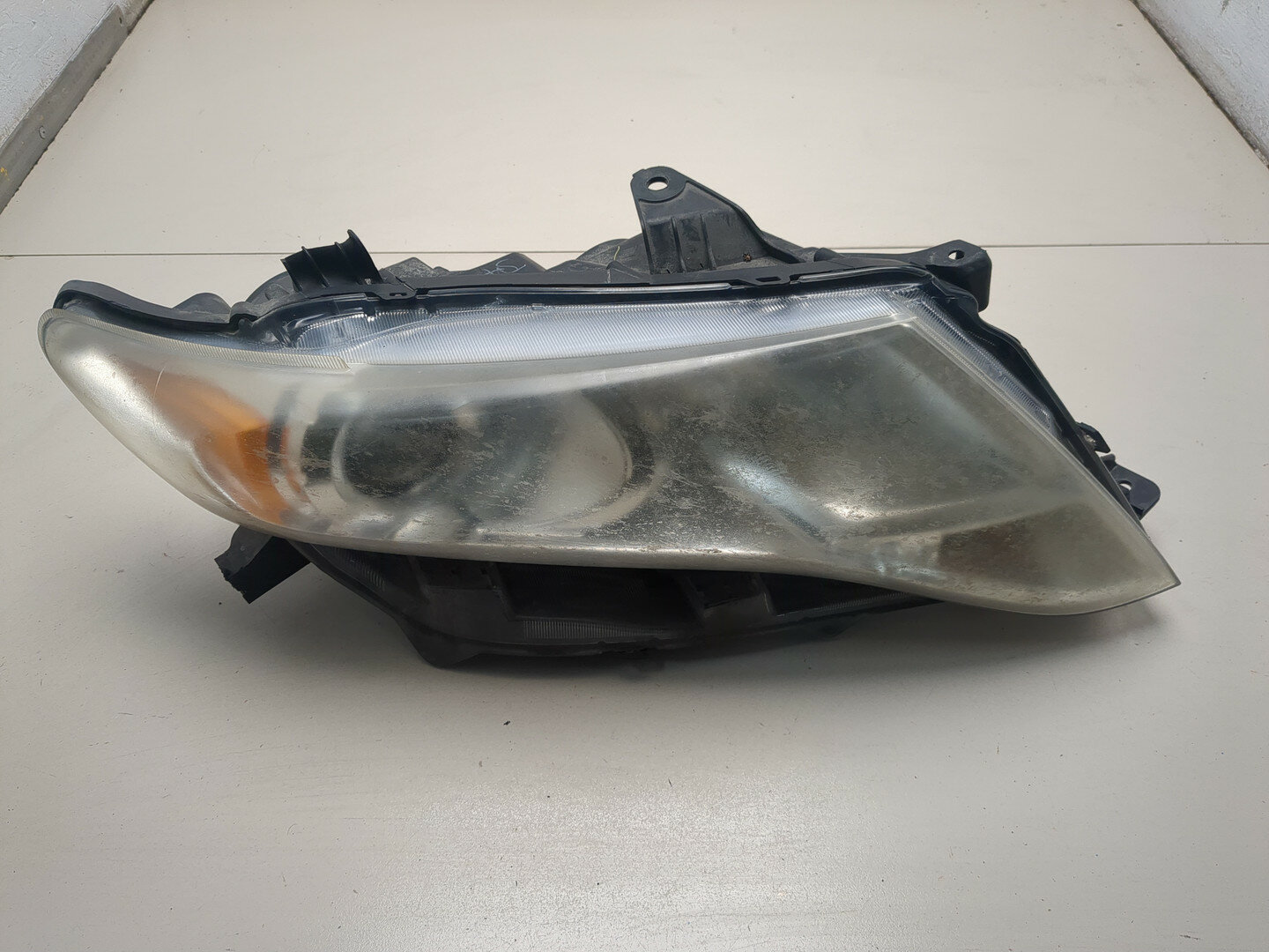 Фара (передняя) правая Toyota Venza Б/У