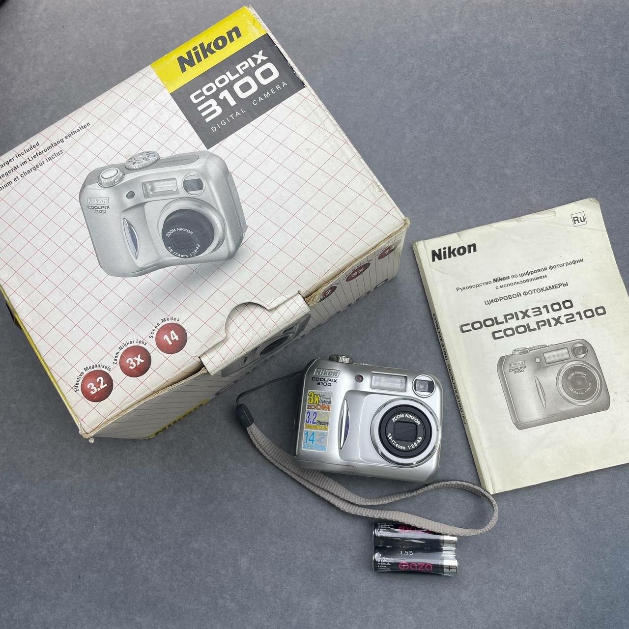 Цифровой компактный фотоаппарат Nikon Coolpix 3100, с коробкой