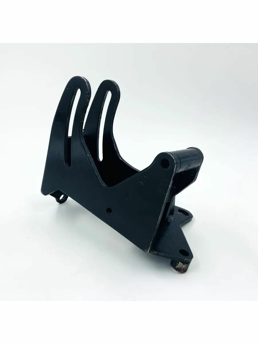 Кронштейн насоса ГУР Нива