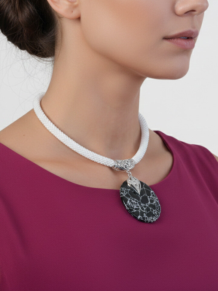 Колье, бисер