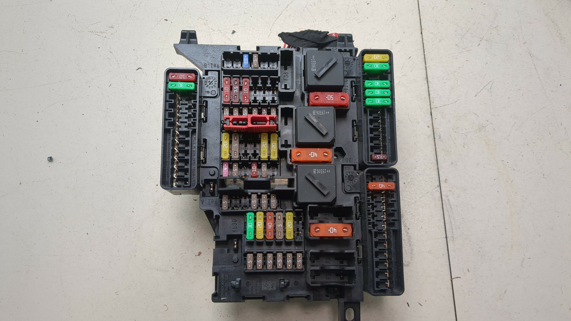 Блок предохранителей BMW X1 (F48) Б/У