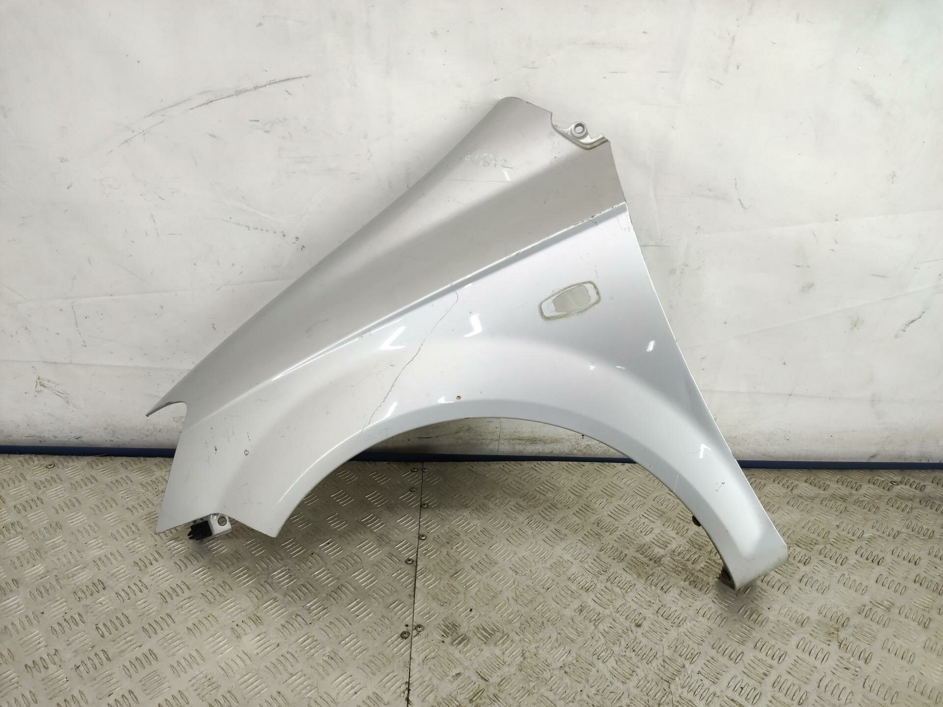 Крыло переднее левое Hyundai Getz рест. 2006