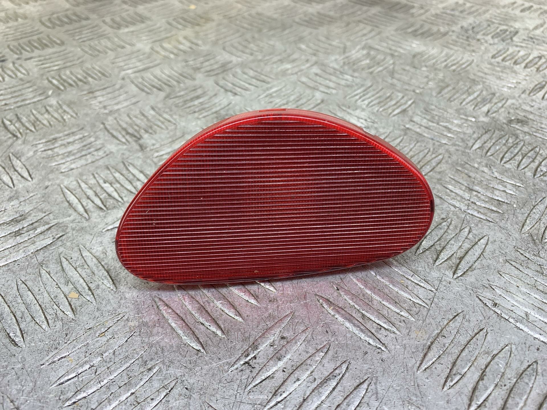 Катафот двери Hyundai Coupe 1996 H273115I01B