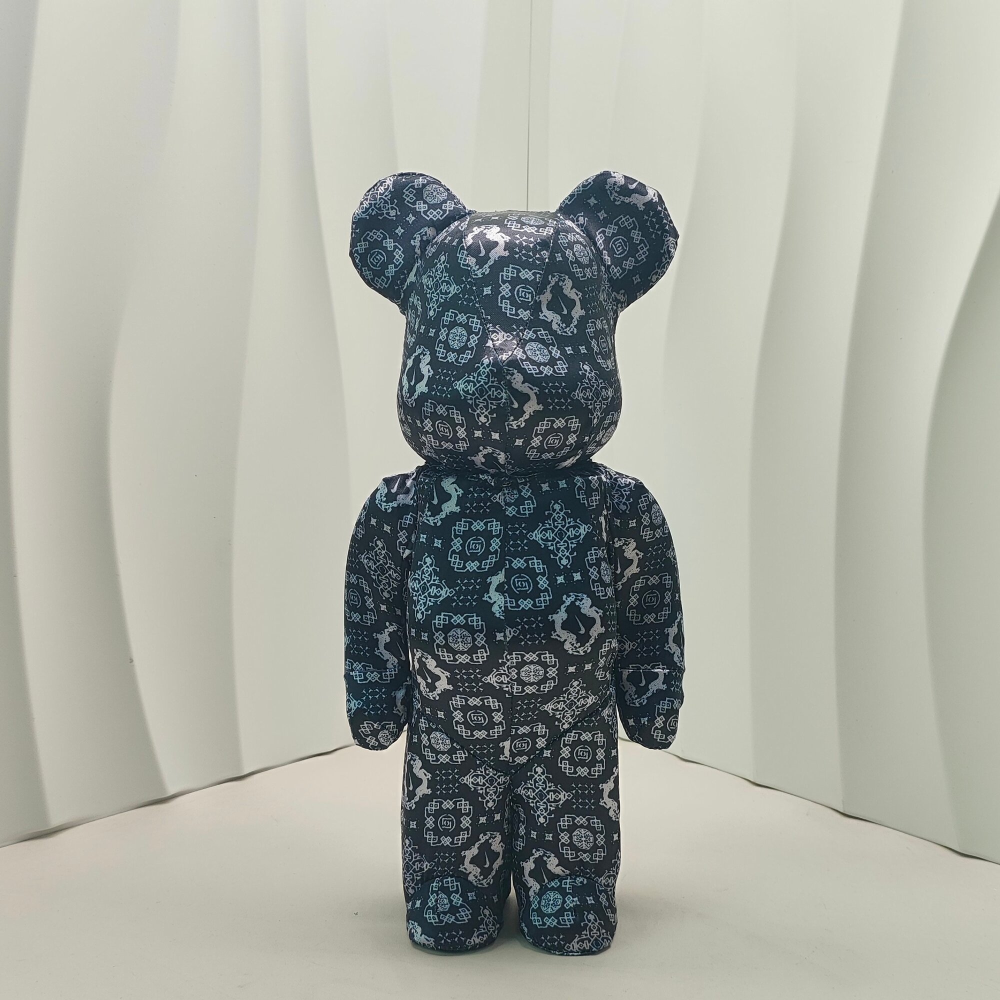 Игрушечная Статуя Медведя Bearbrick 28cm-Черный шелк