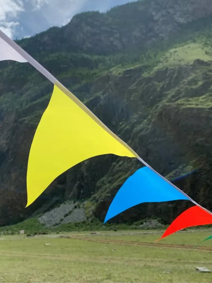 Праздничная гирлянда из тканевых разноцветных флажков длиной 10м