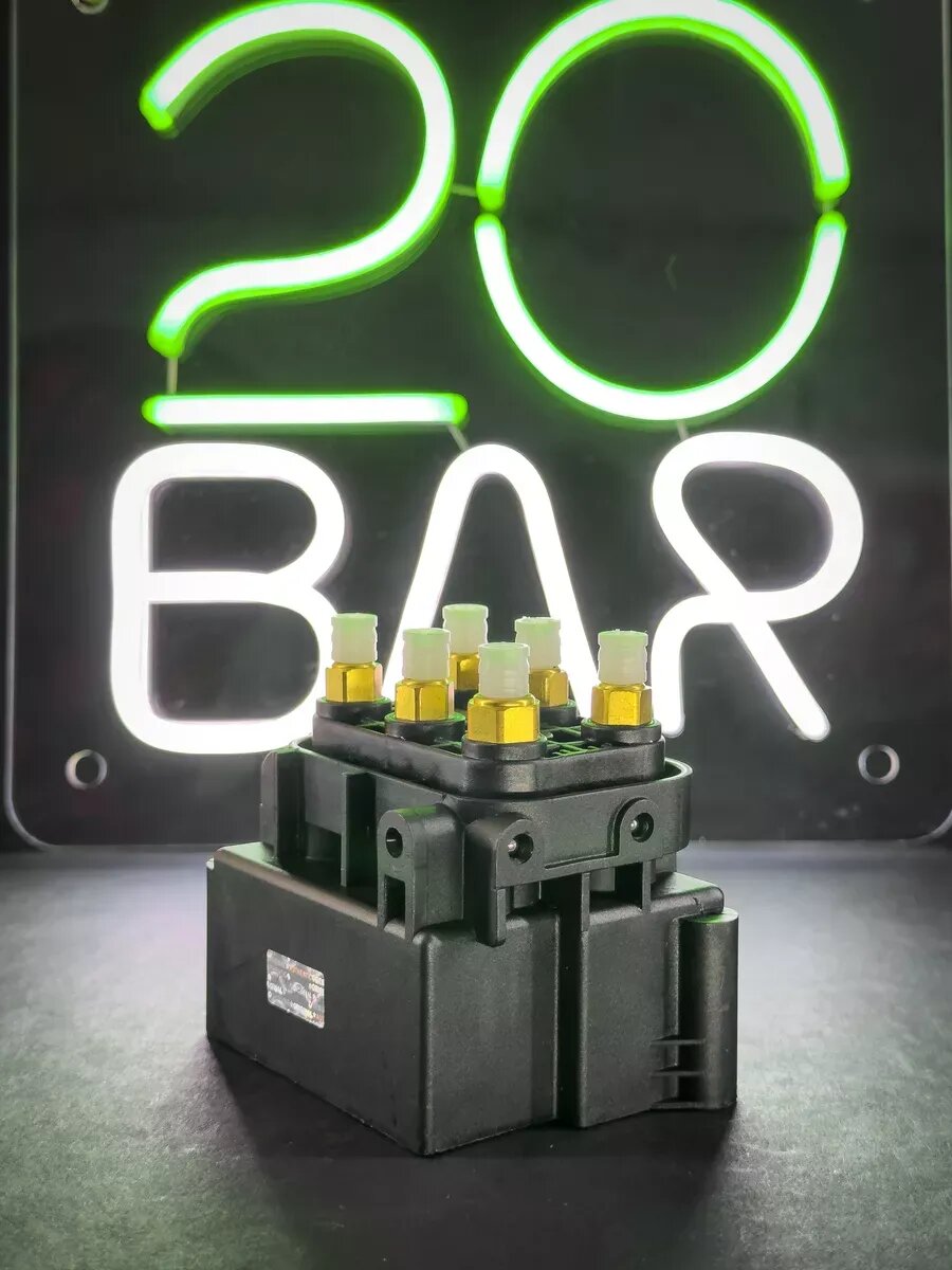 Блок клапанов пневмоподвески Mercedes ML W164 2005-11