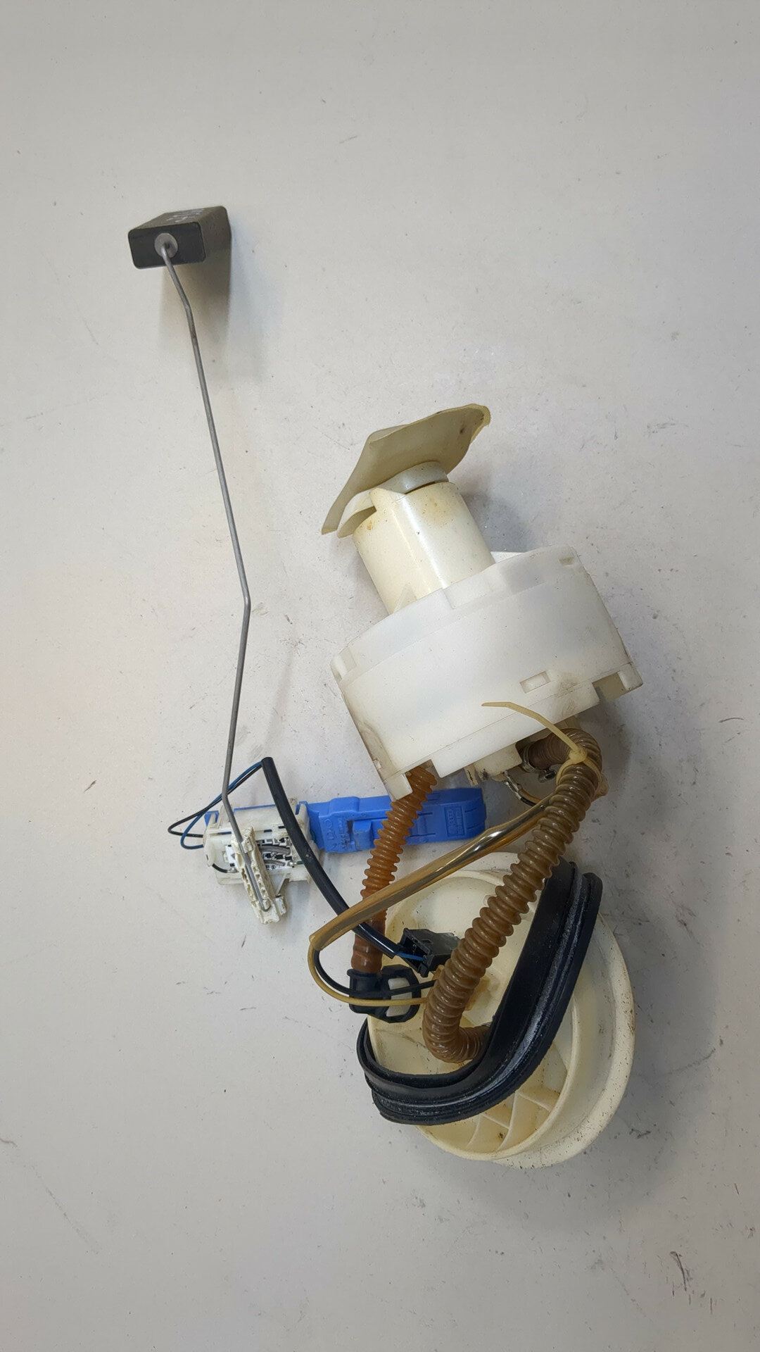 Насос топливный электрический Volkswagen Passat 5 Б/У