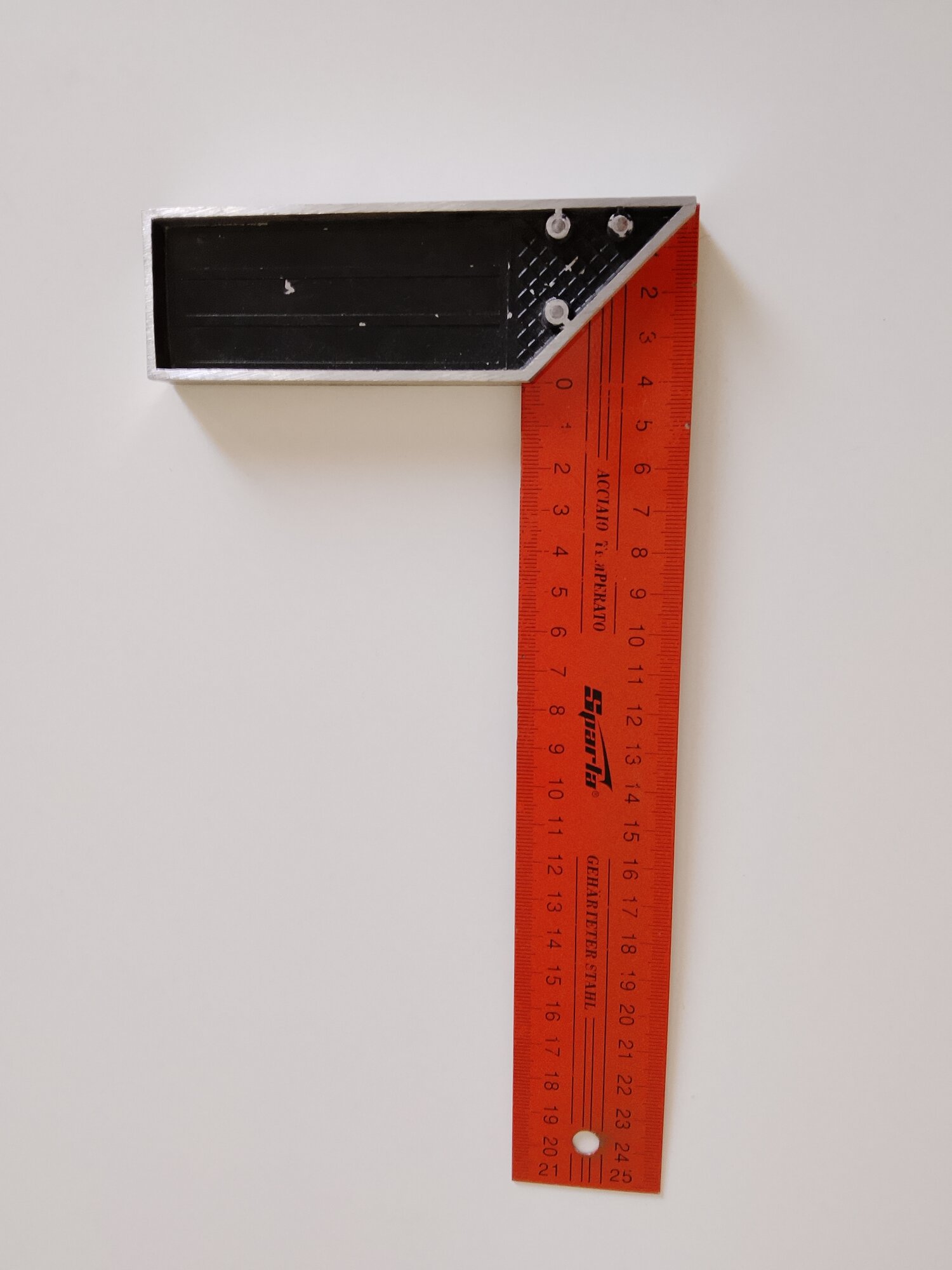 Угольник металлический SPARTA двусторонняя разметка 250 мм.