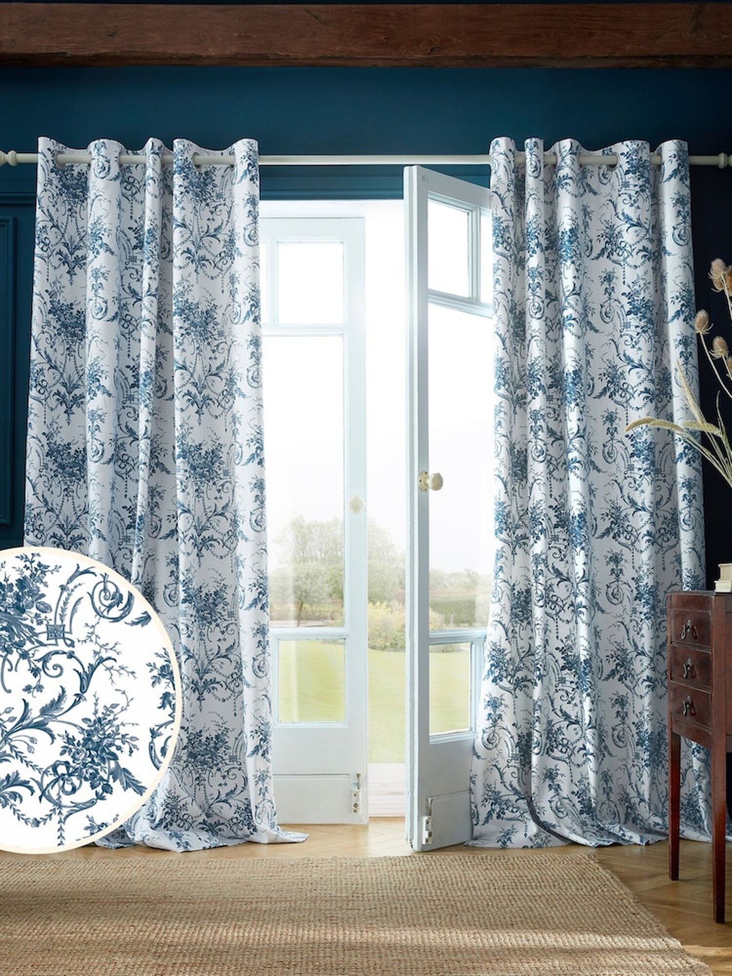 Шторы с люверсами Laura Ashley Tuileries, размер 112х183 см, цвет белый, синий, U20-909_1