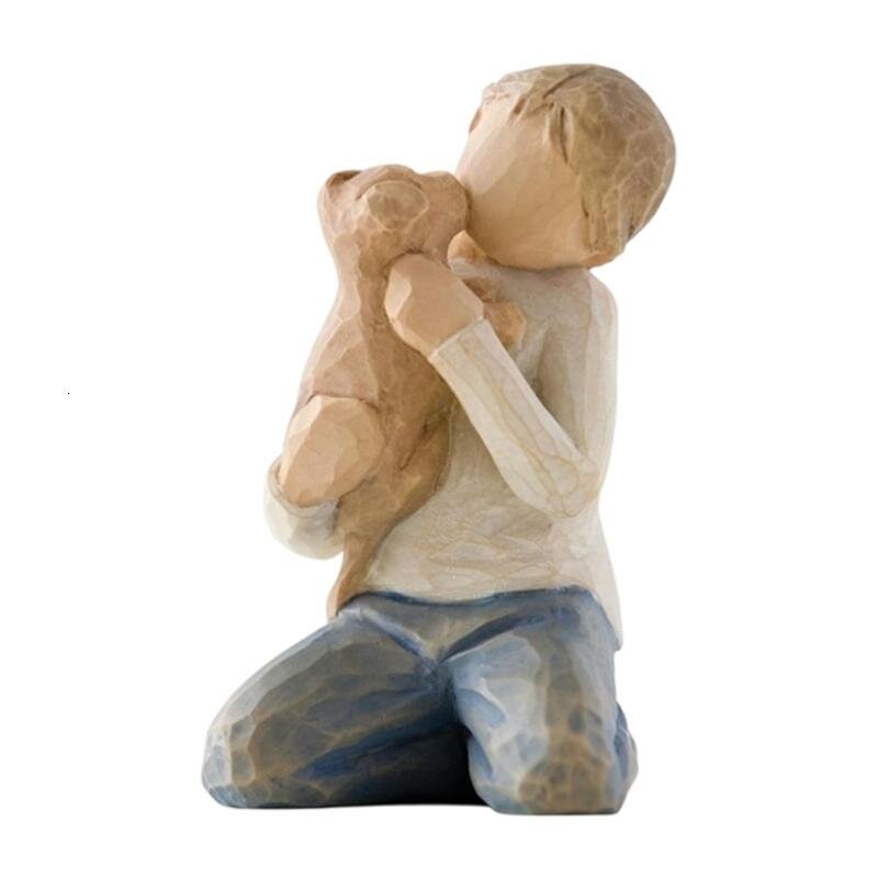 Скульптура «Семейное тепло», Маленький мальчик обнимает собаку