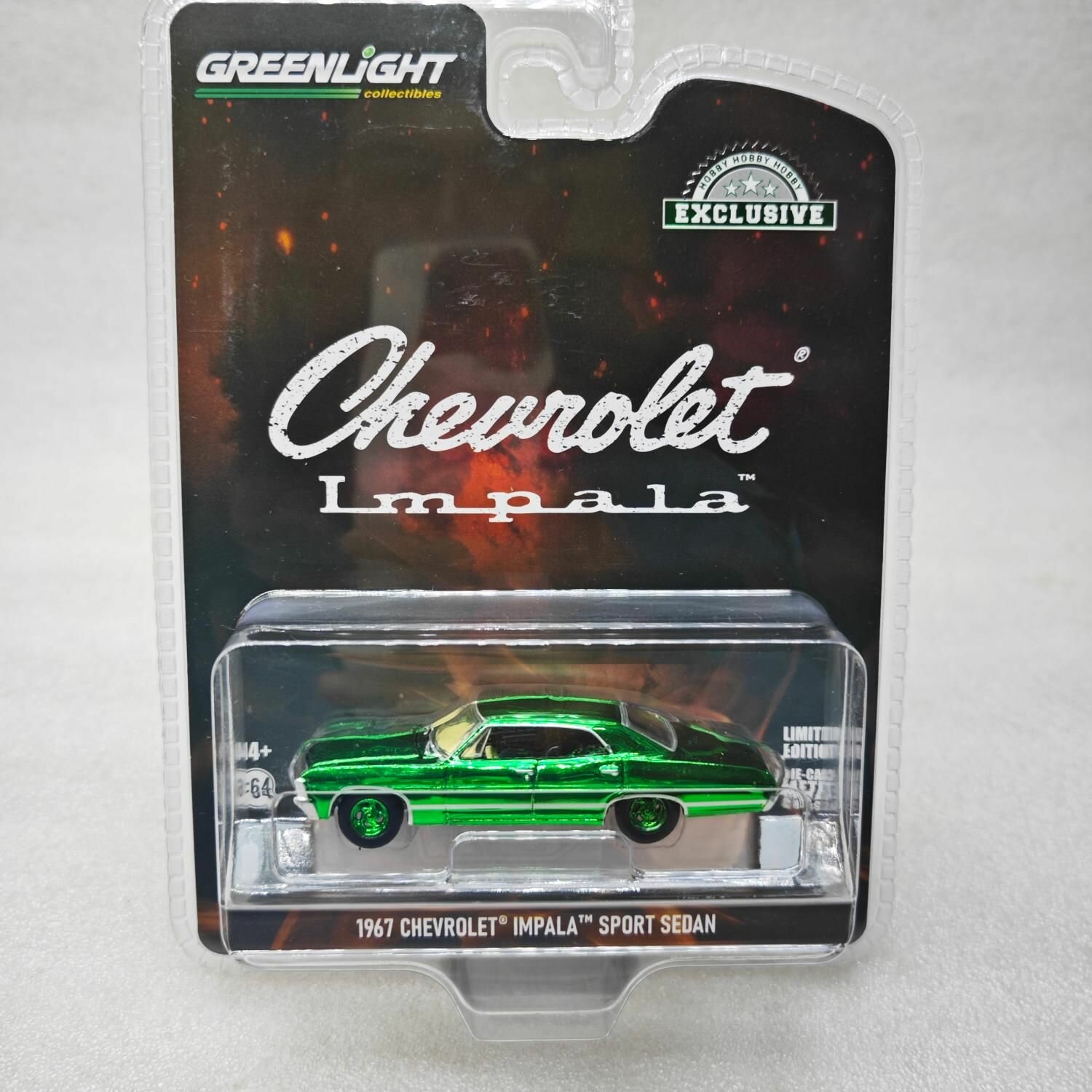 Green Light 1:64 1967 Chevrolet Impala Sport Sedan - черный смокинг, хромированный зеленый, зеленые колеса