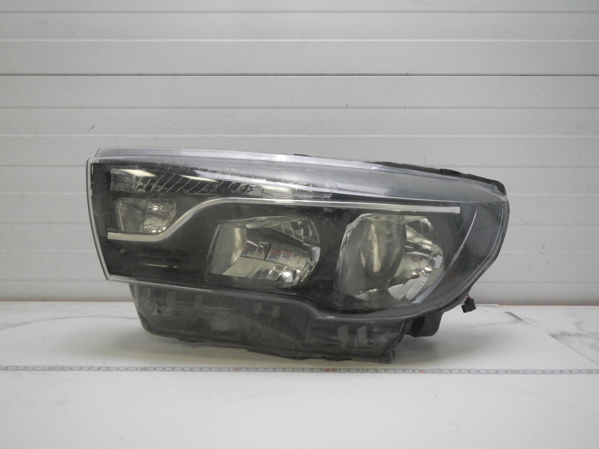 Б/У Фара левая, ВАЗ (VAZ)-LADA VESTA (веста) LADA VESTA (Веста) Царапины, отколот кусок корпуса, трещины на корпусе, отс...