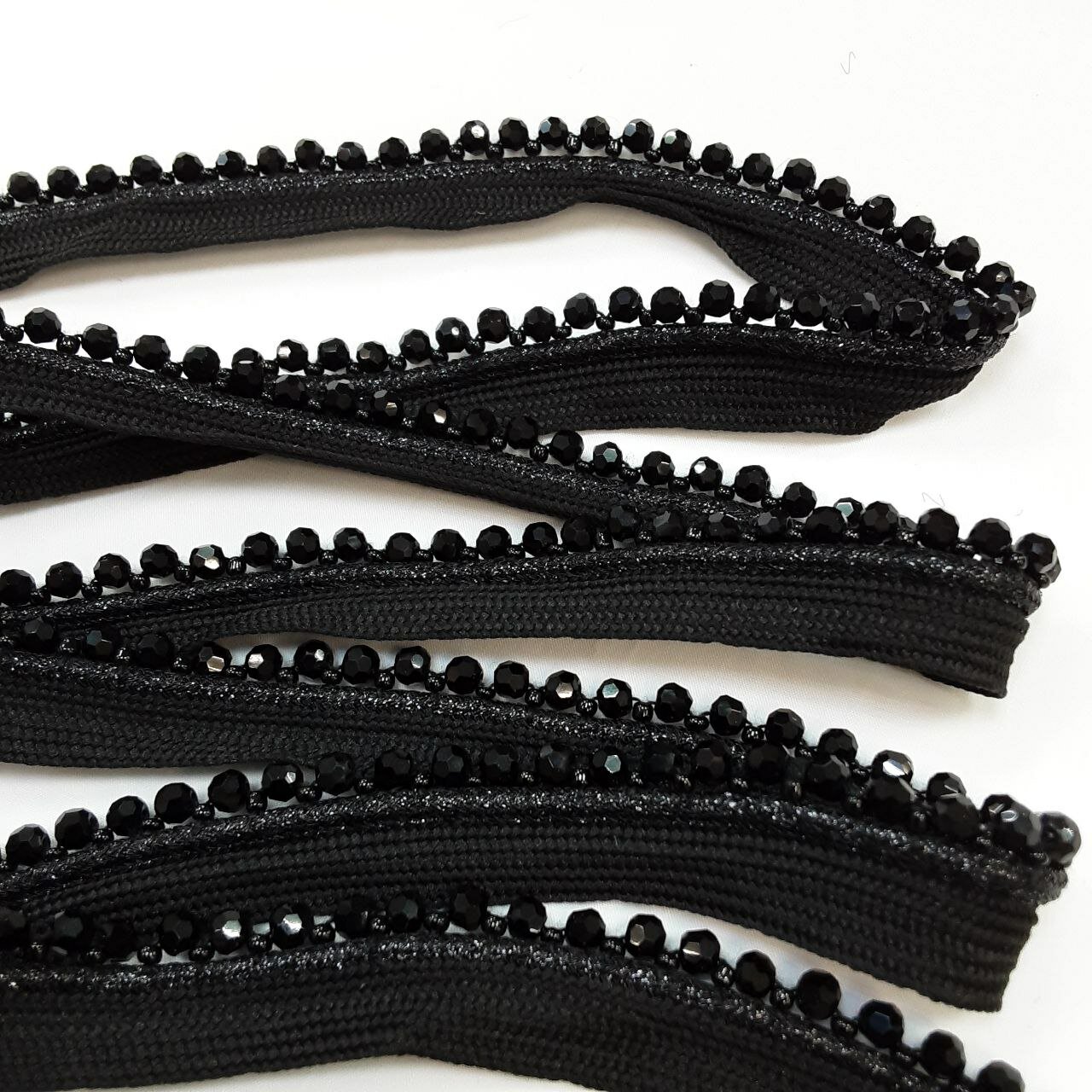 Декоративный кант, черный\с гранеными бусинами,1.5см, отрез 3 метра