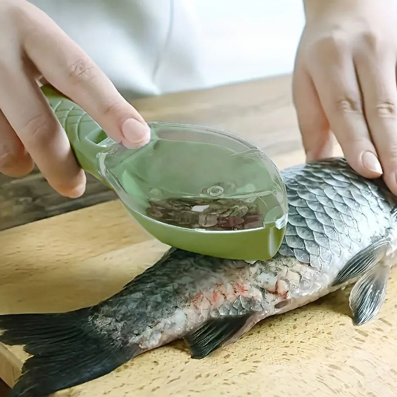 Удалитель чешуи рыбы с крышкой и безопасной ручкой