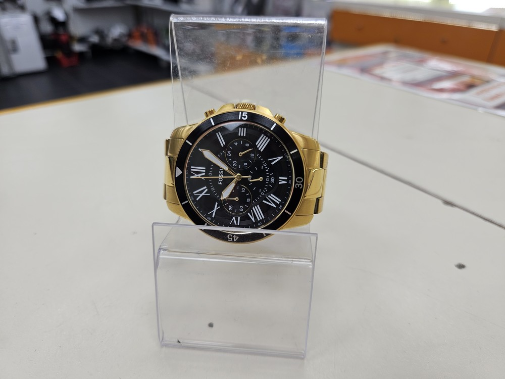 Наручные часы FOSSIL