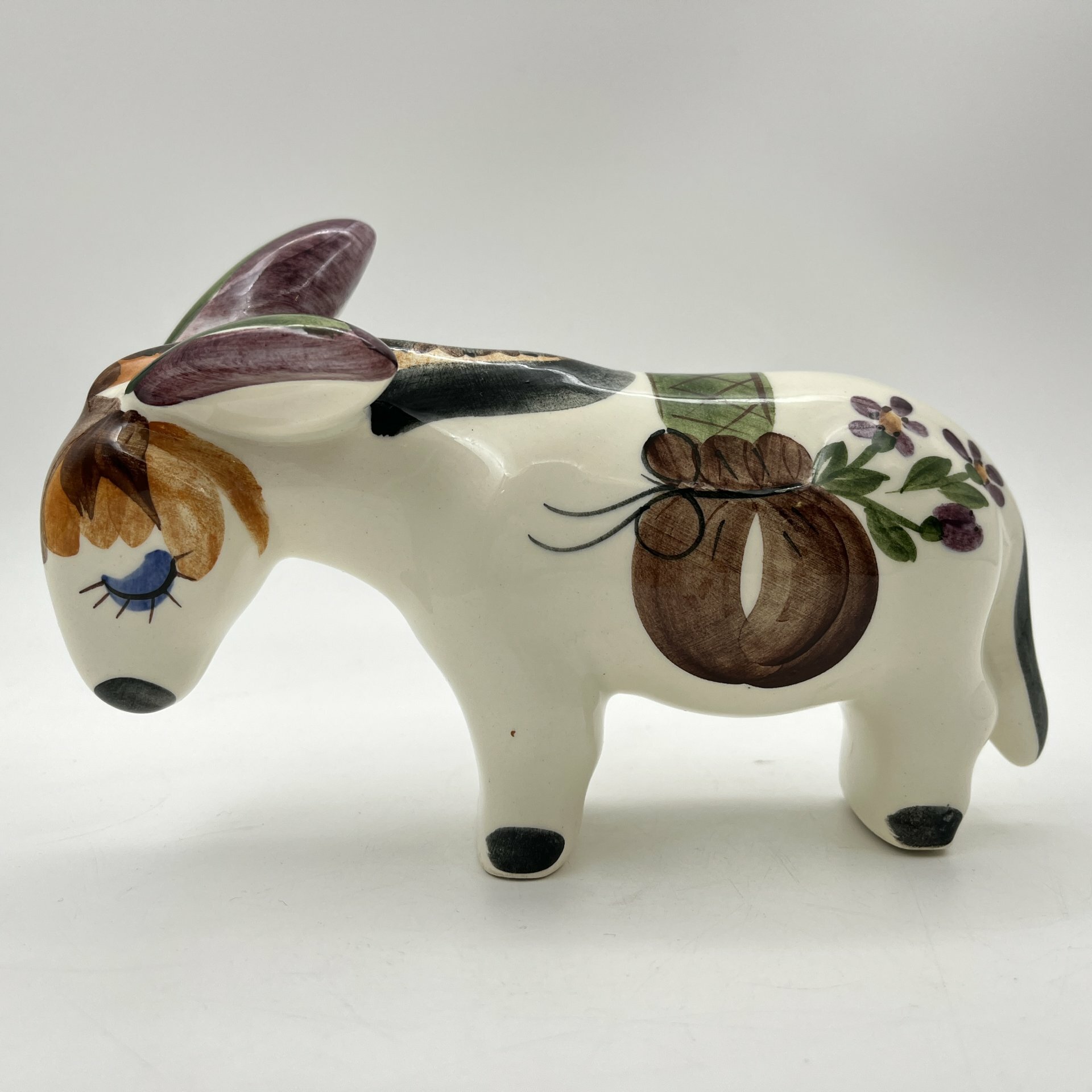 Статуэтка "Ослик", авторы Сергеев В. А, Крохина Ф. Н, фаянс, роспись