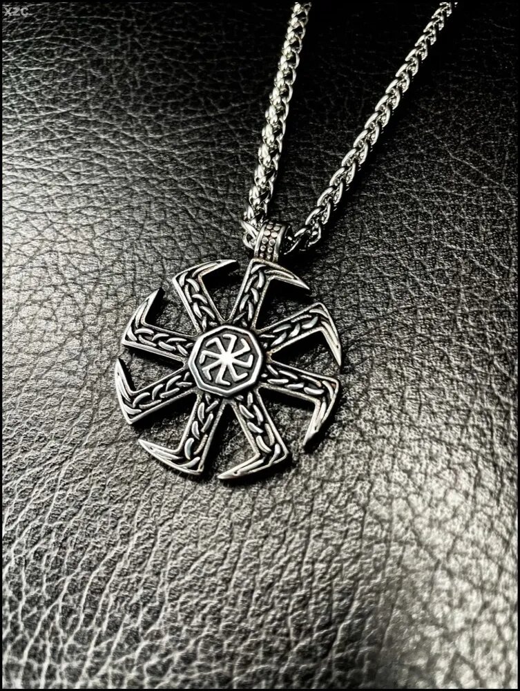 Славянский оберег Коловрат на цепочке