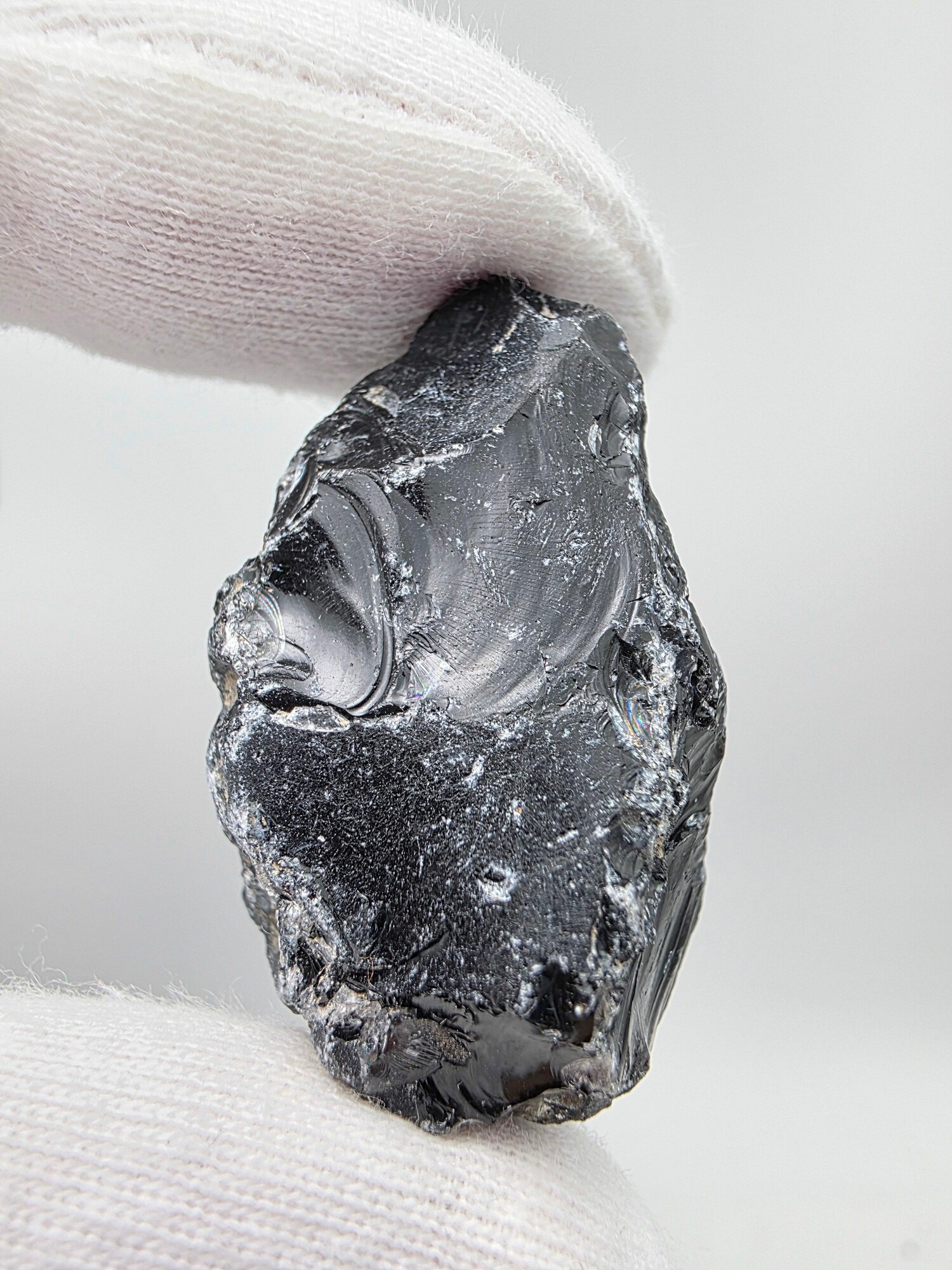 Обсидиан натуральный (необработанный) 41 мм, 31 г.