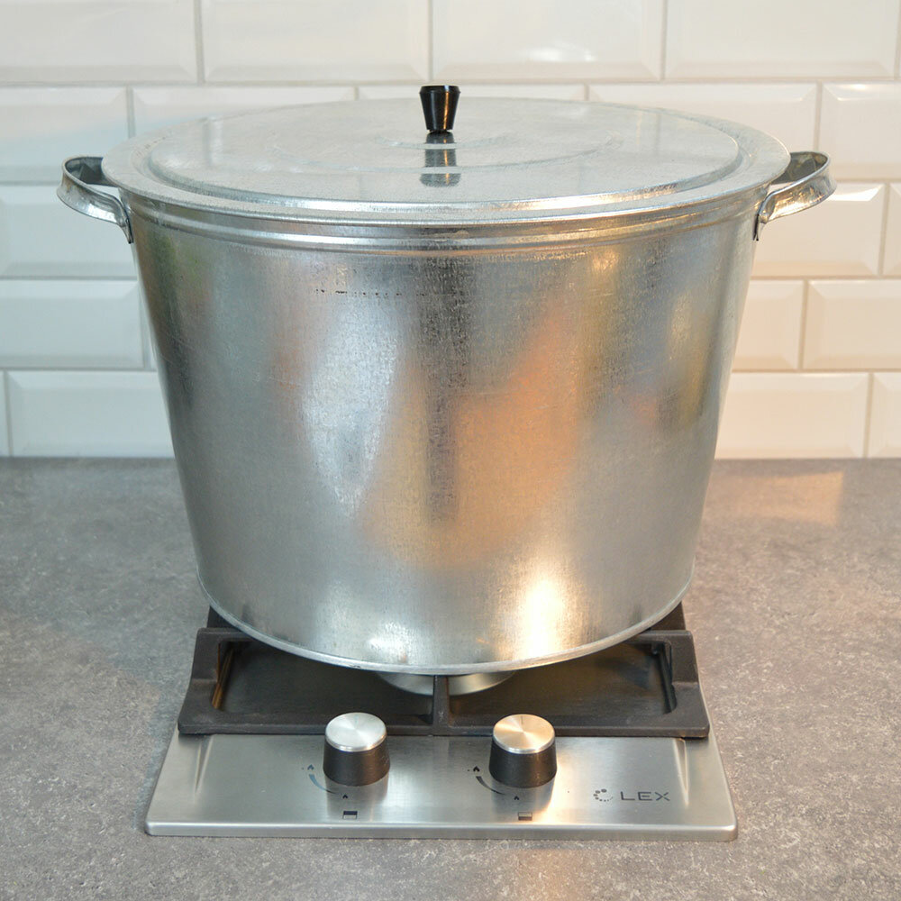 Бак 25л оцинкованный с крышкой и решеткой для кипячения белья, металлический, хозяйственный